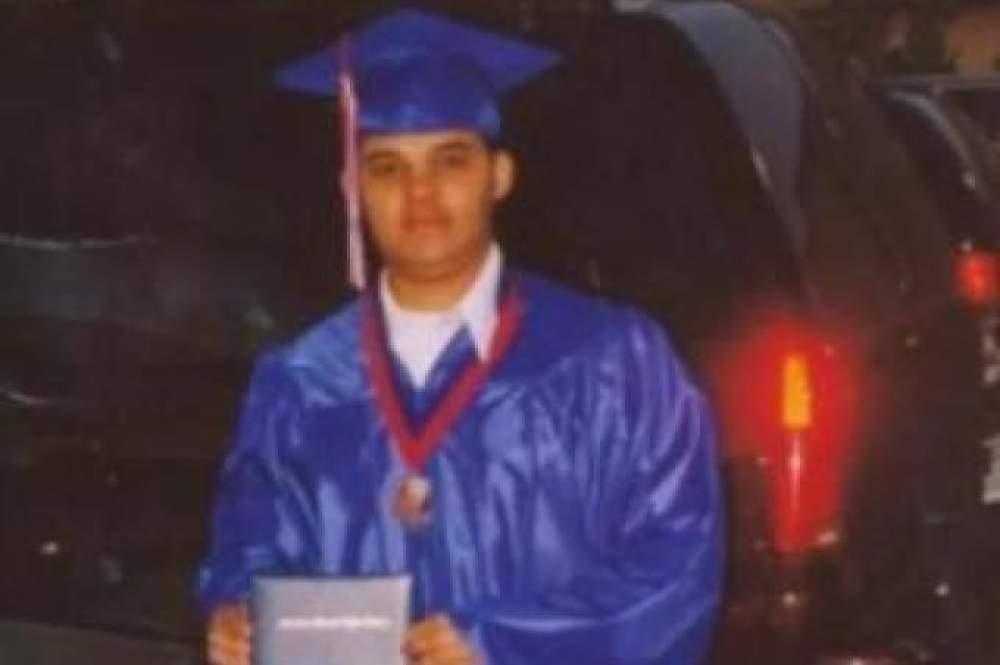 Corpo de jovem desaparecido há 10 anos é encontrado atrás de freezer ...